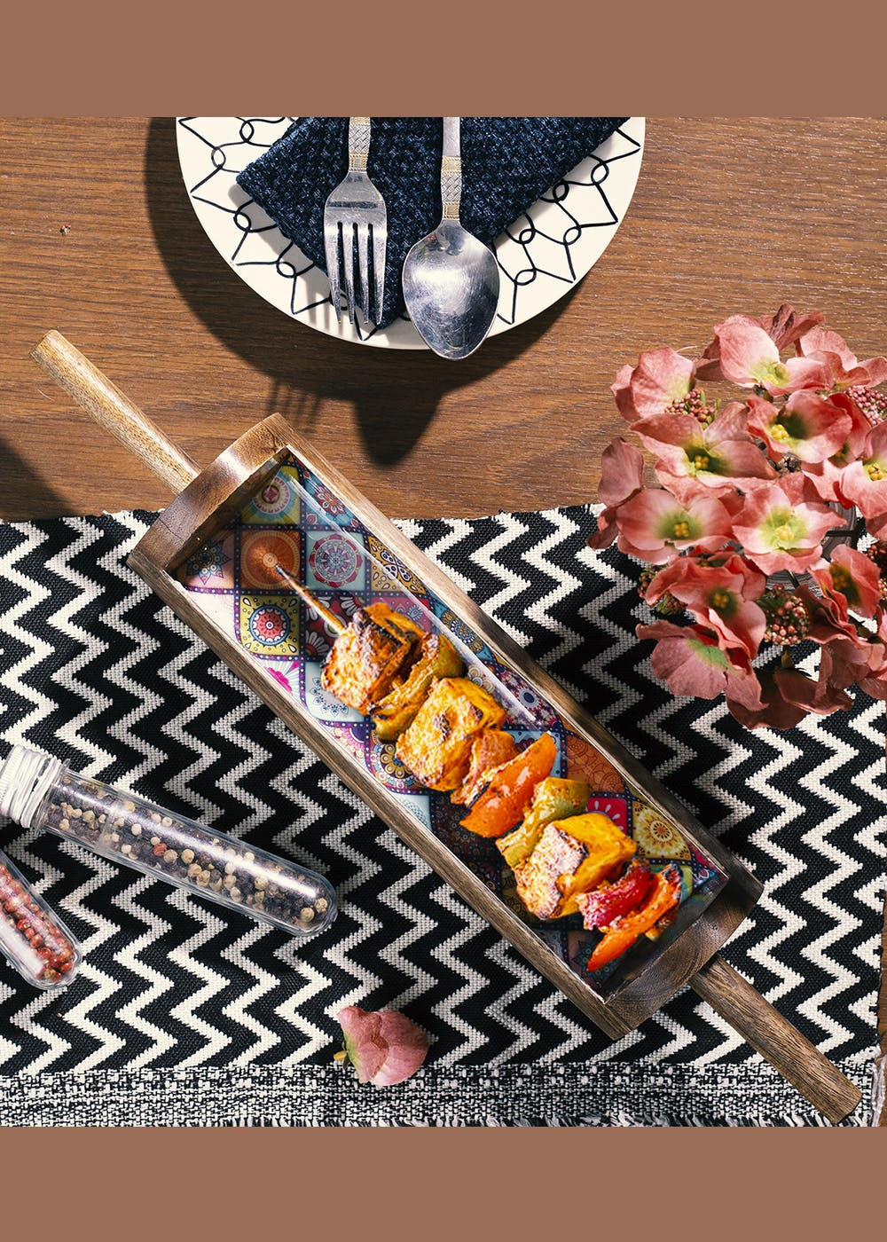 Get Floral Mandala Print Belan Shaped Platter at ₹ 749 | LBB Shop