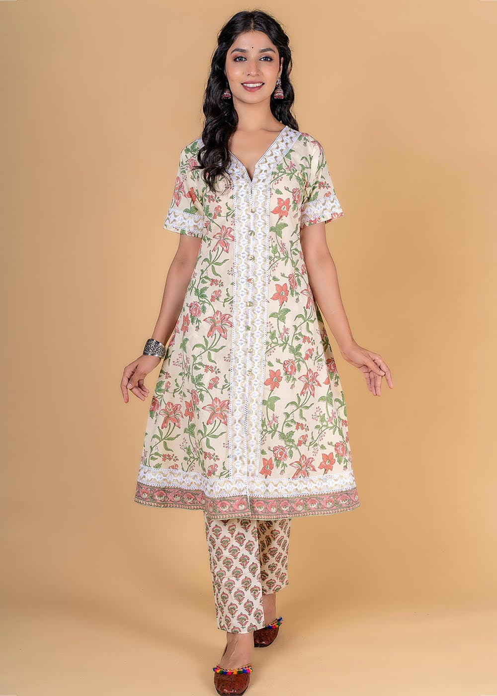 Get Lace Detail Floral Printed A-Line Kurta at ₹ 1952 | LBB Shop