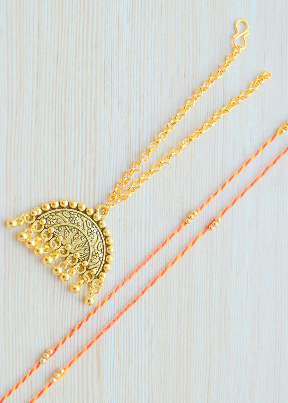 Get Red and Gold Traditional Mauli Rakhi With Rajasthani Beaded Lumba ...