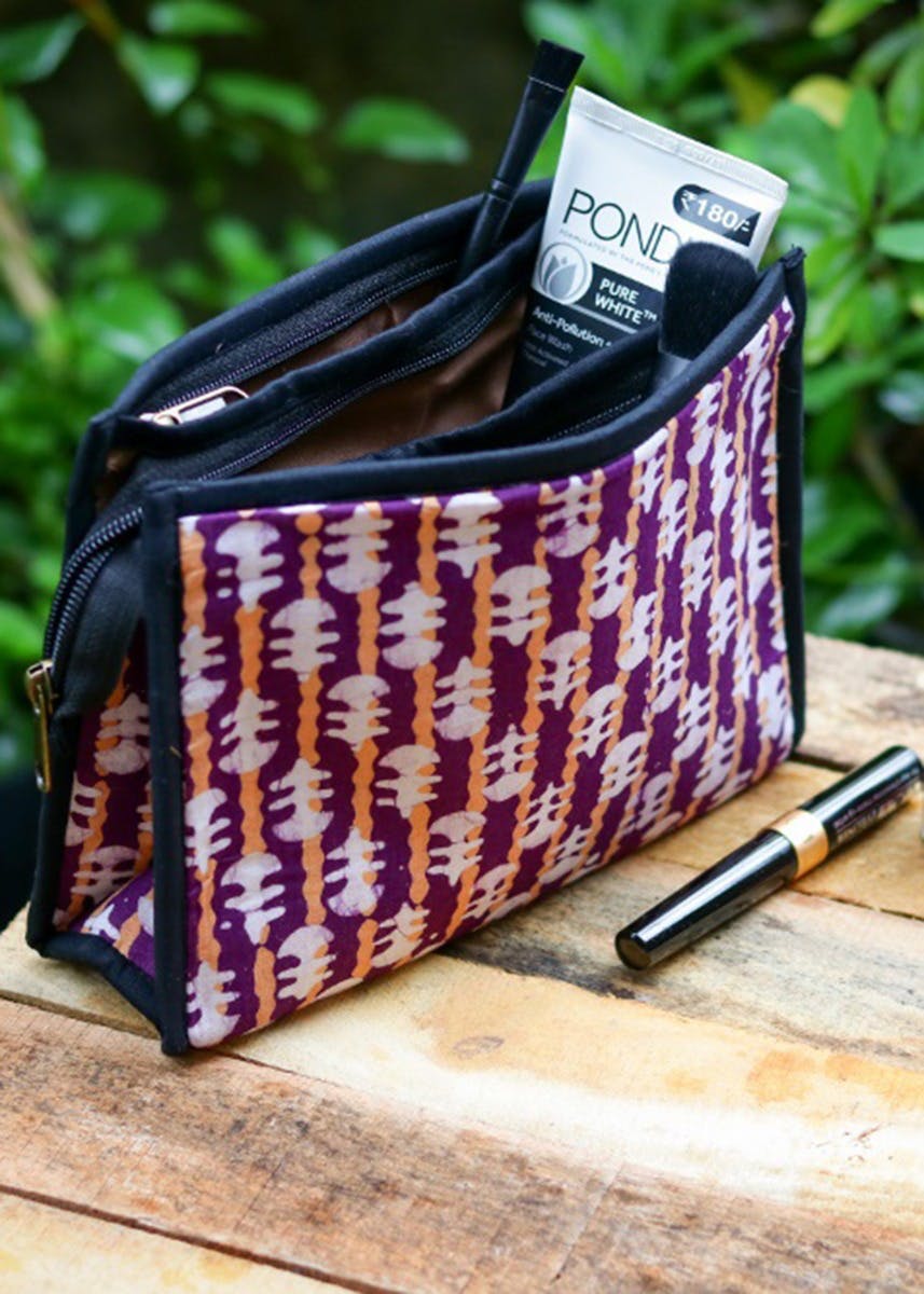 Get Contrast Handblock Floral Print Multi-Compartment Pouch at ₹ 710 ...
