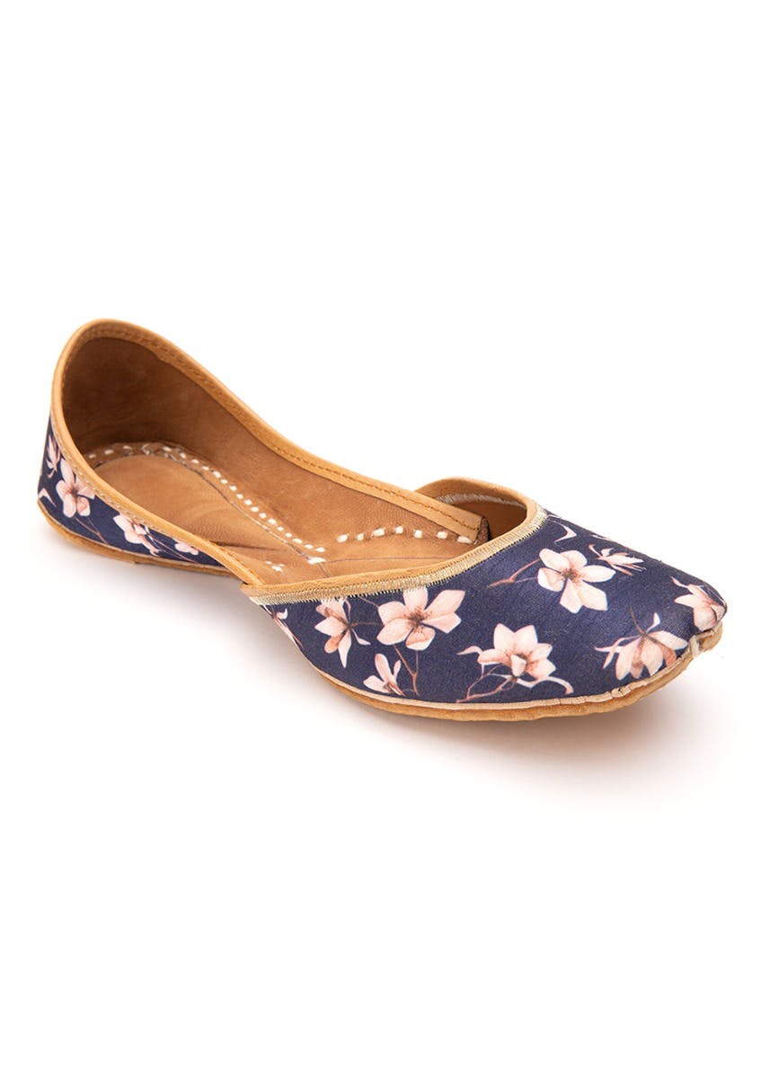 Get Balloon Flower Print Blue Leather Juttis at ₹ 999 | LBB Shop