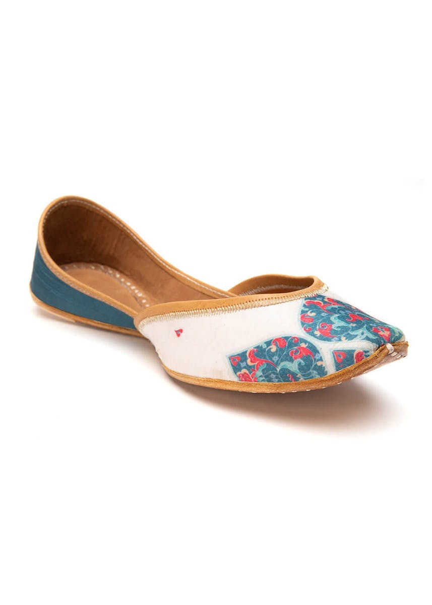 Get Floral Print Front Two-Tone Leather Juttis at ₹ 999 | LBB Shop