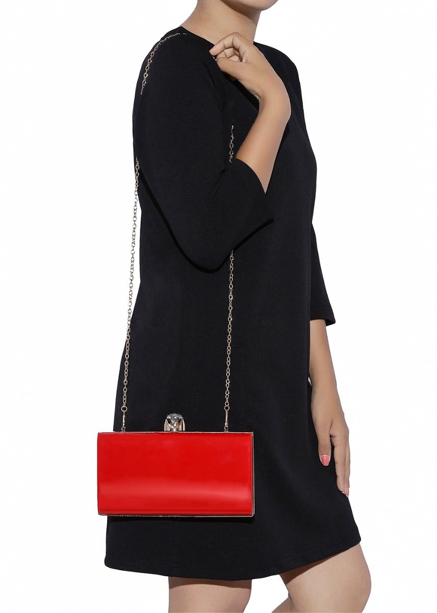 Get Solid Textured Minimalistic Clutch at ₹ 1727 | LBB Shop