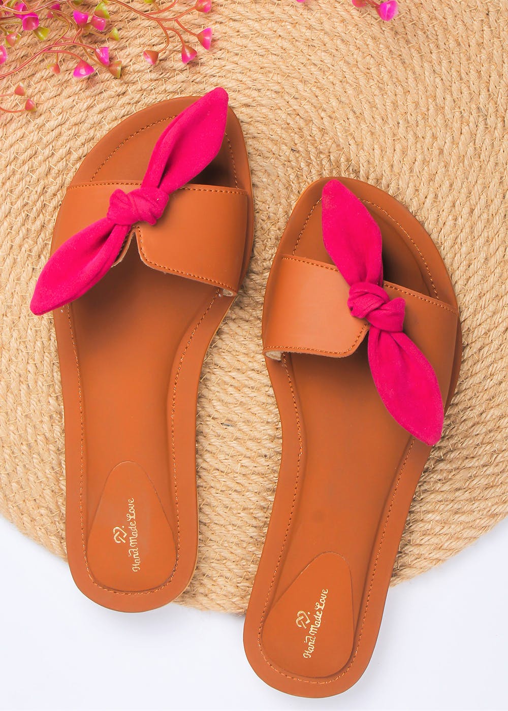 Get Contrast Bow Knot Detail Slides at ₹ 990 | LBB Shop