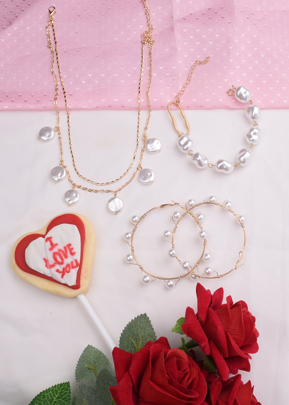 Get The Pearl Romance Valentine Gift Box at ₹ 1599 | LBB Shop