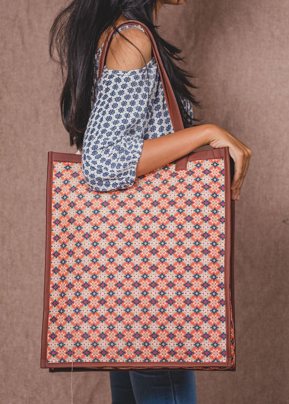 Get Two-Tone Geometric Star Pattern Jute Tote at ₹ 999 | LBB Shop