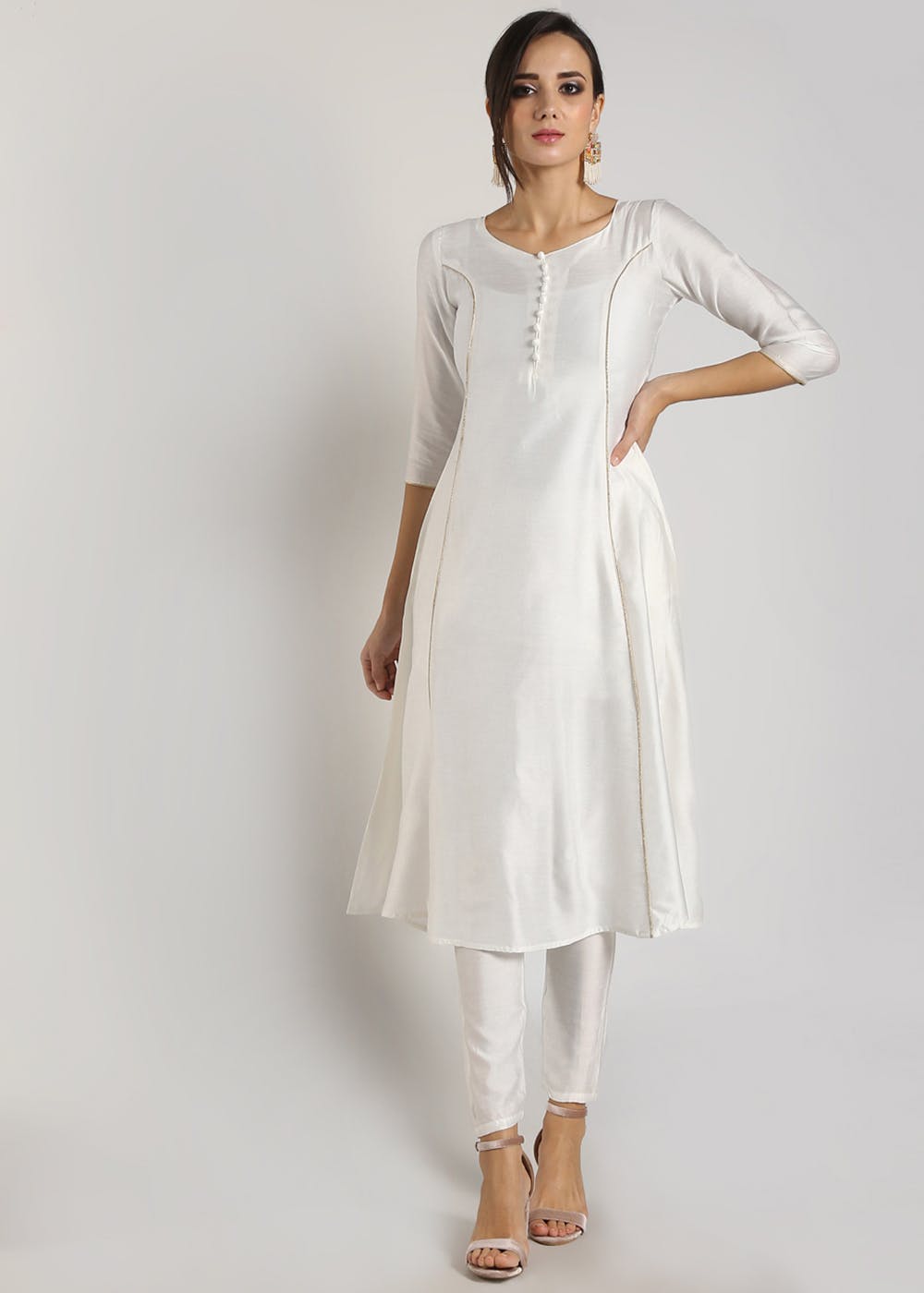 Get Princess Cut Detail Solid Kalidar Kurta at ₹ 1889 | LBB Shop