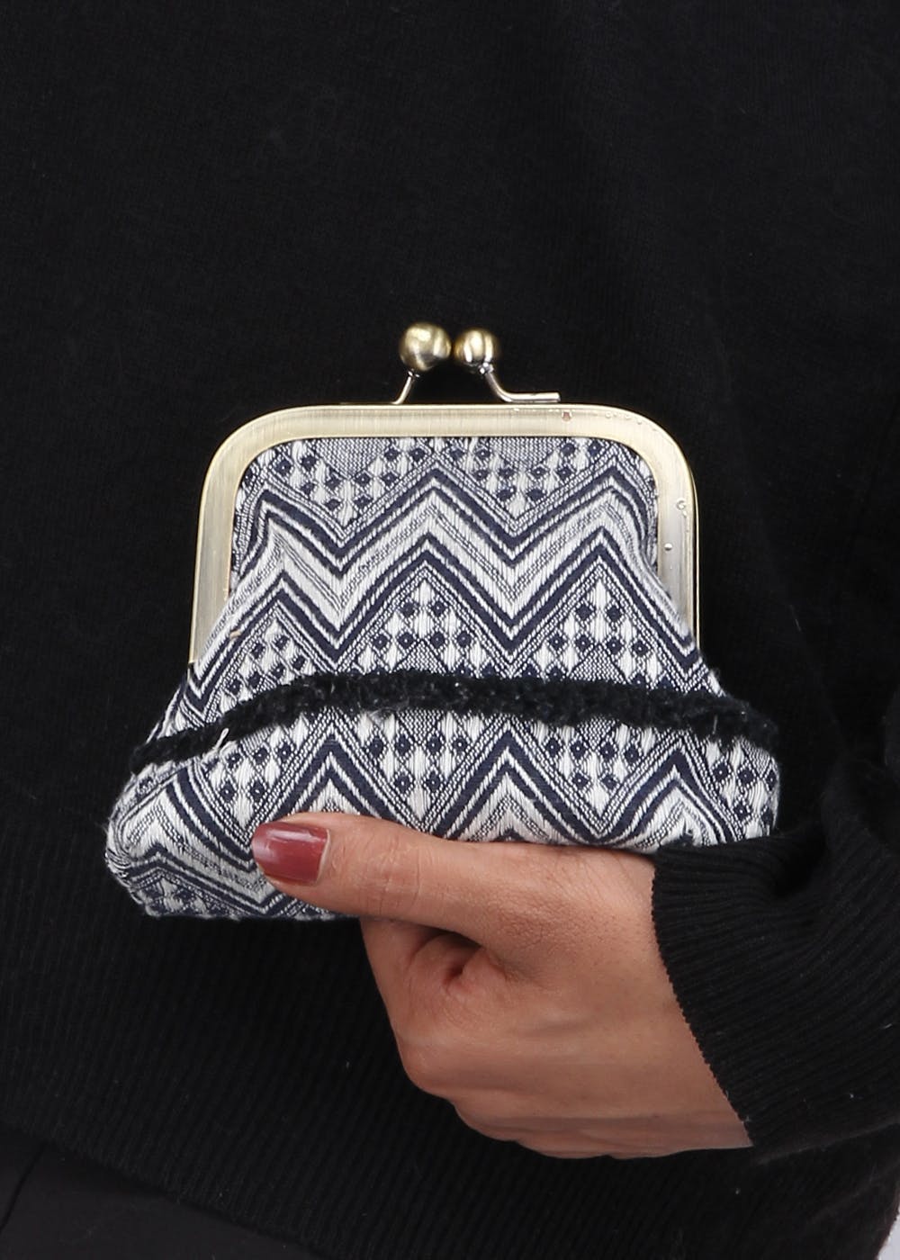 Get Monochrome Chevron Coin Pouch at ₹ 1000 | LBB Shop