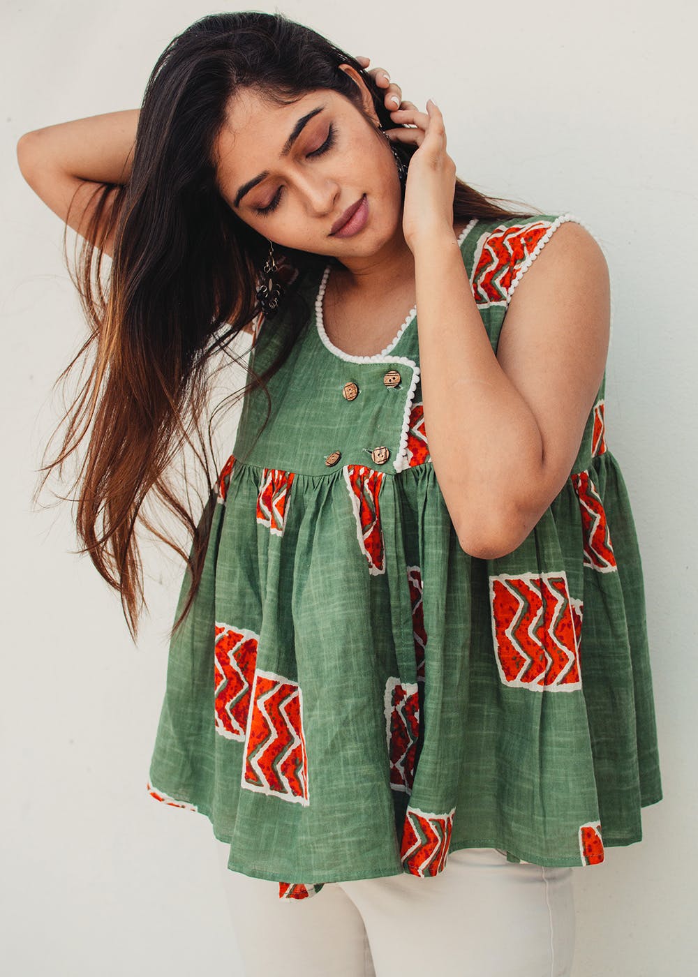 Get Contrast Printed Green Sleeveless Gathered Top at ₹ 1050 | LBB Shop