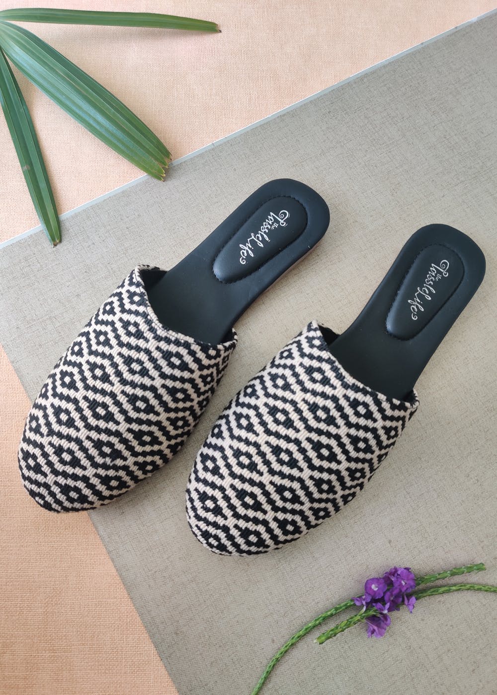 Get Textured Zig Zag Pattern Vegan Mules at ₹ 909 | LBB Shop