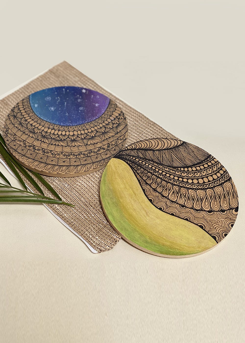 Get Crescent Moon Hot Plate - Set of 2 at ₹ 849 | LBB Shop