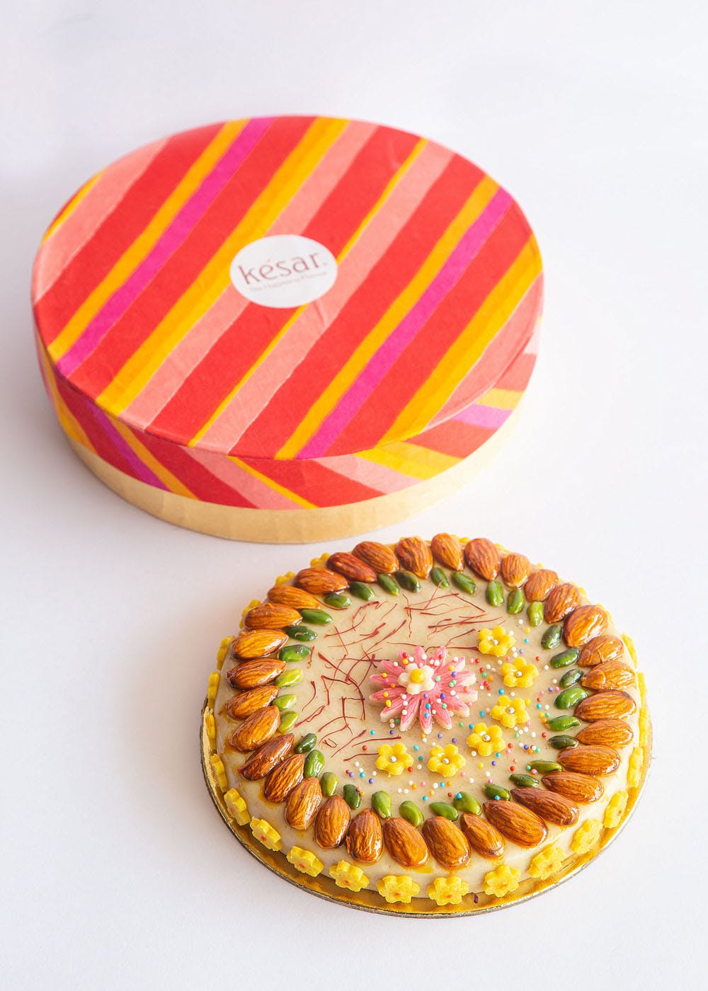 Get Leheriya Box Mithai Cake (500gm) at ₹ 1419 | LBB Shop