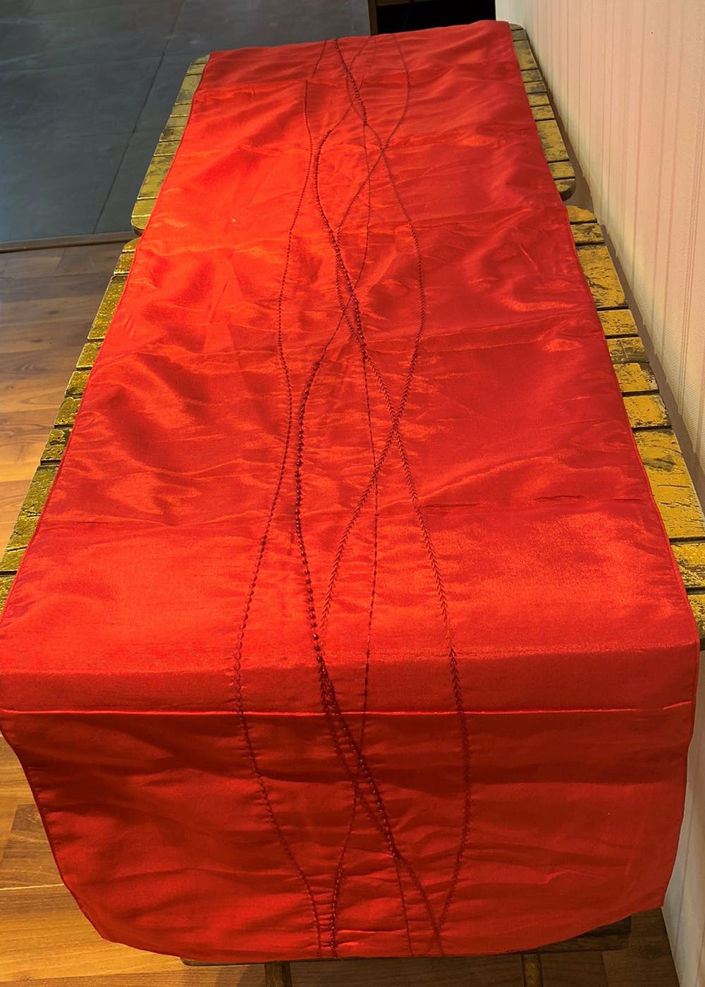 Get Red Embroidered Table Runner 6 Seater at ₹ 1436 | LBB Shop