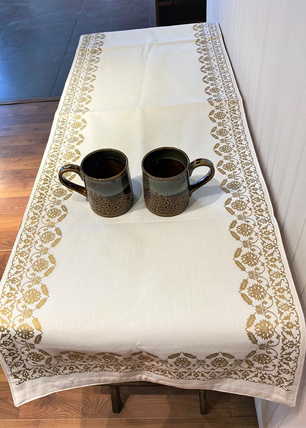 Get White Border Printed Table Runner 6 Seater at ₹ 1616 | LBB Shop