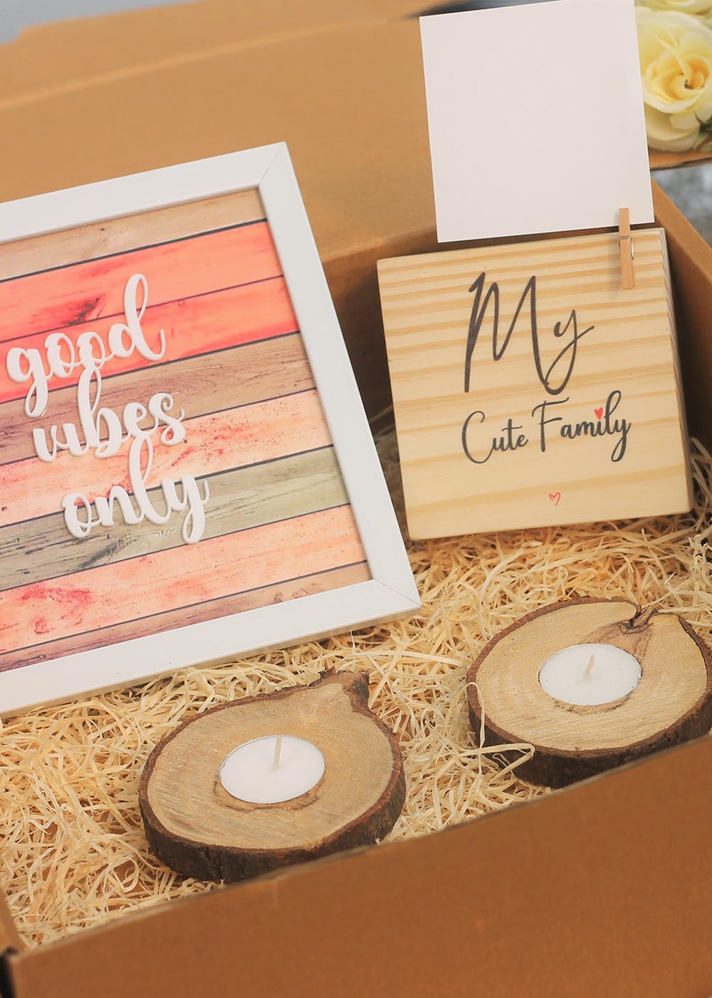 Get Mini Gift Hamper at ₹ 999 | LBB Shop