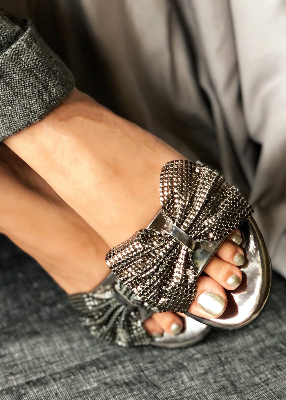 Get Chunky Bow Embellished Metallic Grey Slides at ₹ 1079 | LBB Shop
