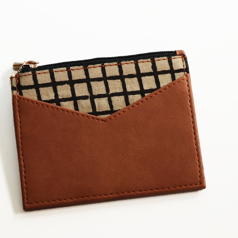 Get Black and White Check Cardholder at ₹ 600 | LBB Shop