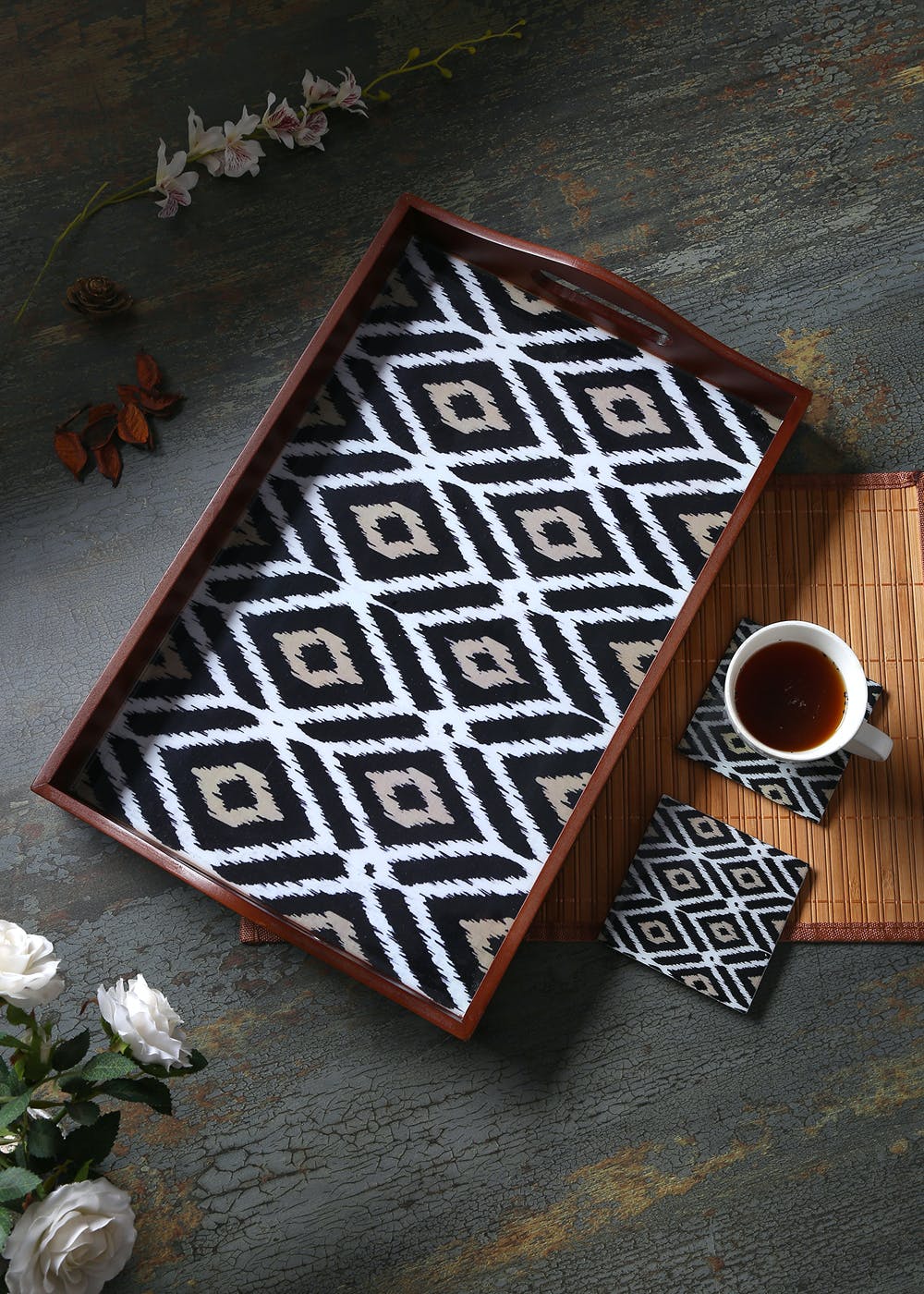 Get Handcrafted Serving Tray With Ikat Design at ₹ 1955 | LBB Shop