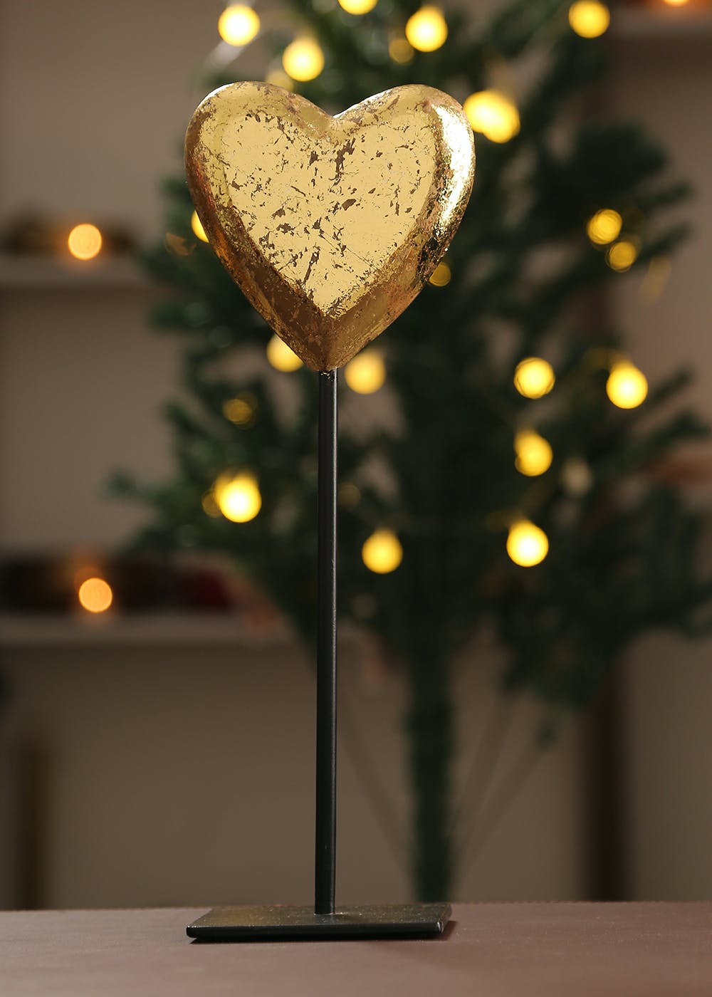 Get Gold Foiled Heart Table Décor at ₹ 1035 | LBB Shop