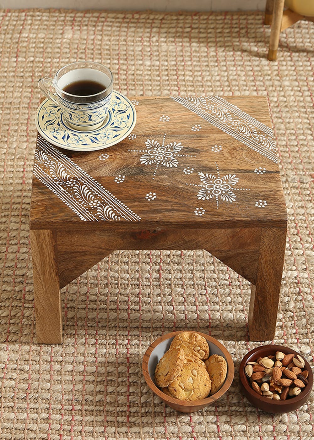 Get Henna Floral Design Coffee Table at ₹ 2210 | LBB Shop