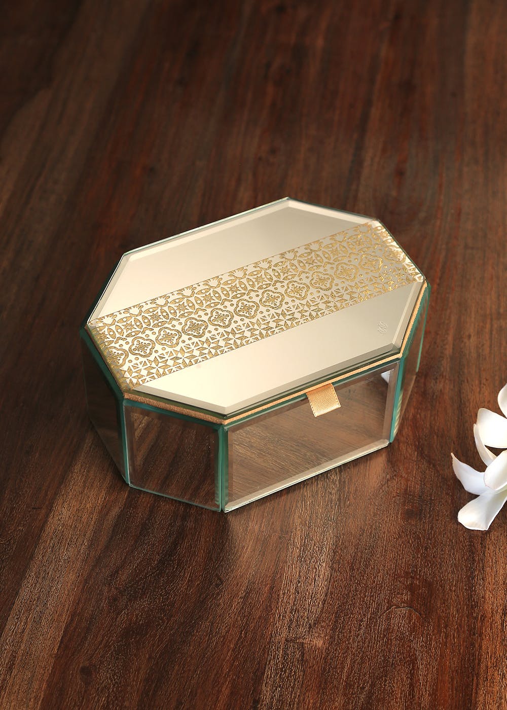 Get Mirror Glass Gold Foiled Box at ₹ 1828 | LBB Shop