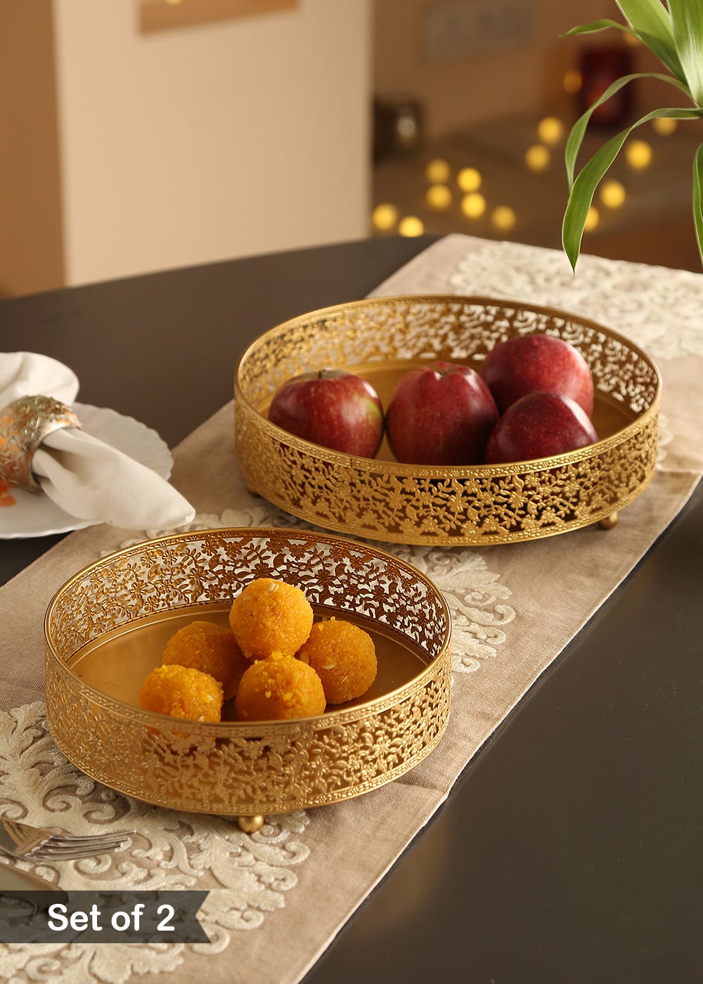 Get Ethnic Floral Matte Gold Platters- Set of 2 at ₹ 1720 | LBB Shop