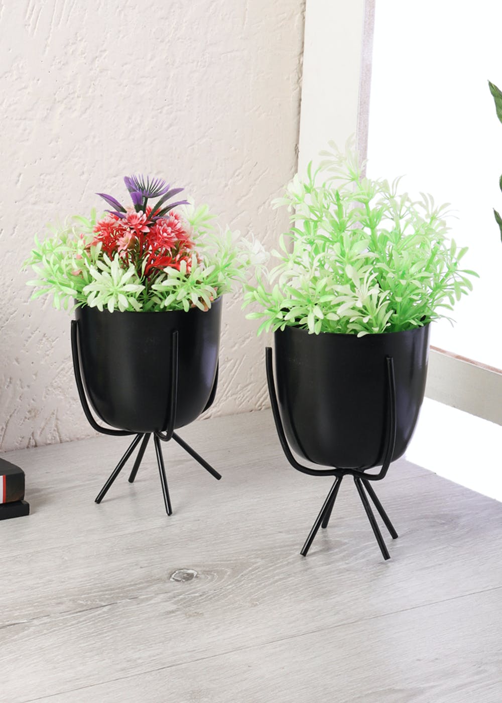 Get Black Table Top Planter with Stand - Set of 2 at ₹ 698 | LBB Shop