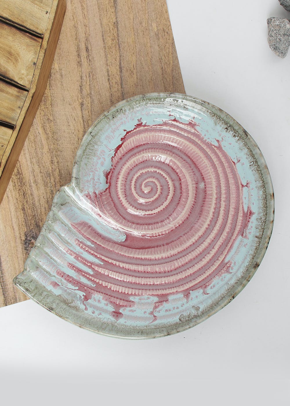 Get 10" Handmade Rouge Shell Platter at ₹ 1559 | LBB Shop