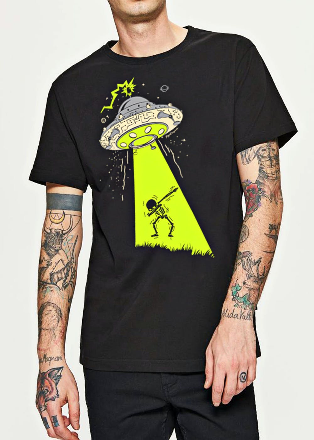 Get Alien Dab Graphic Black T-Shirt at ₹ 599 | LBB Shop