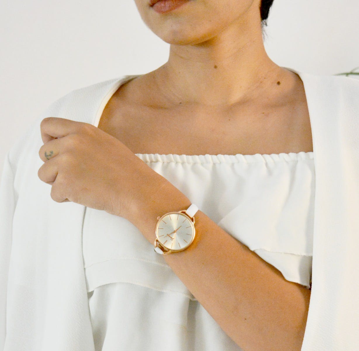 Get Minimalist Narrow Strap Watch at ₹ 899 | LBB Shop