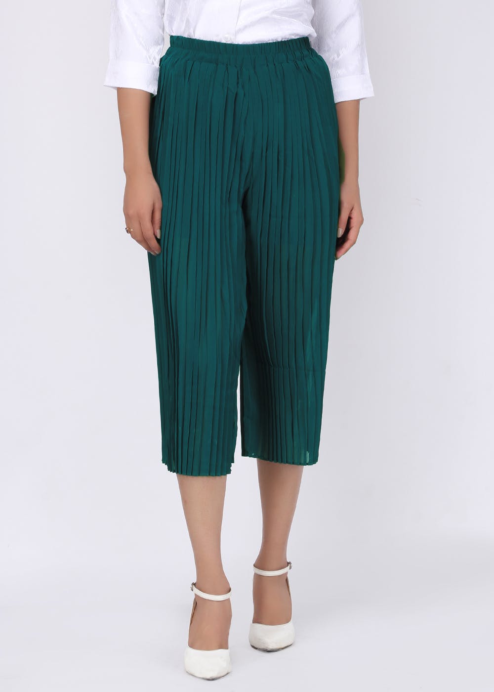 Get Green Pleated Chiffon Crop Pants at ₹ 1530 | LBB Shop