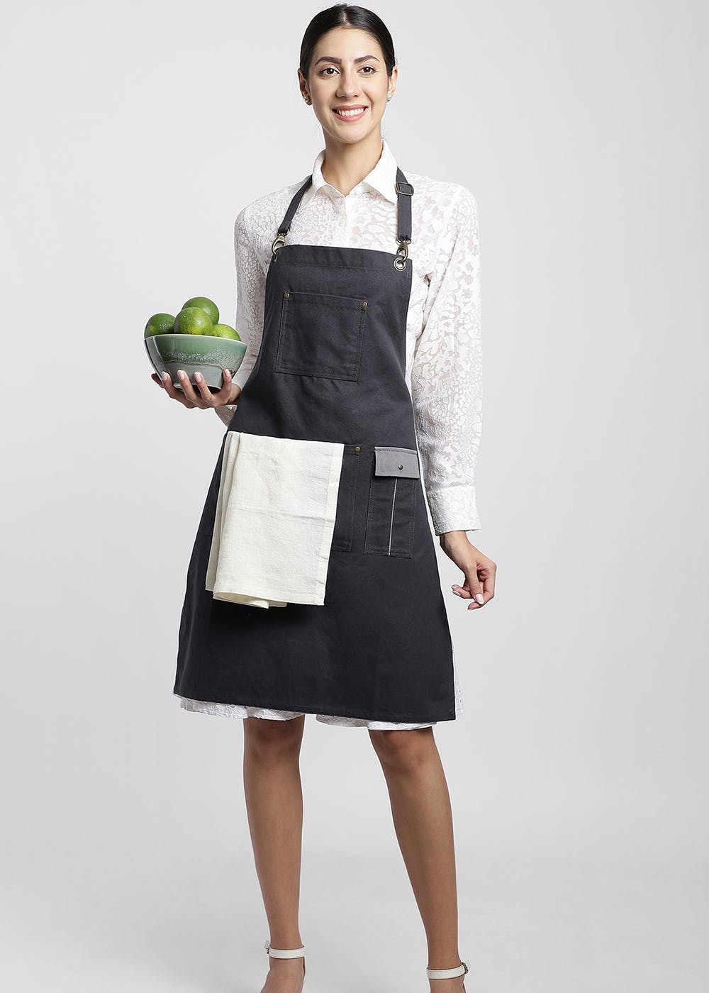 Get Dark Grey Multipurpose Cotton Apron with off white linen napkin at ...