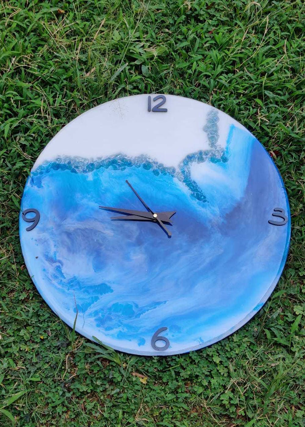 Get Skyline Dance Artsy Wall Clock at ₹ 4785 | LBB Shop