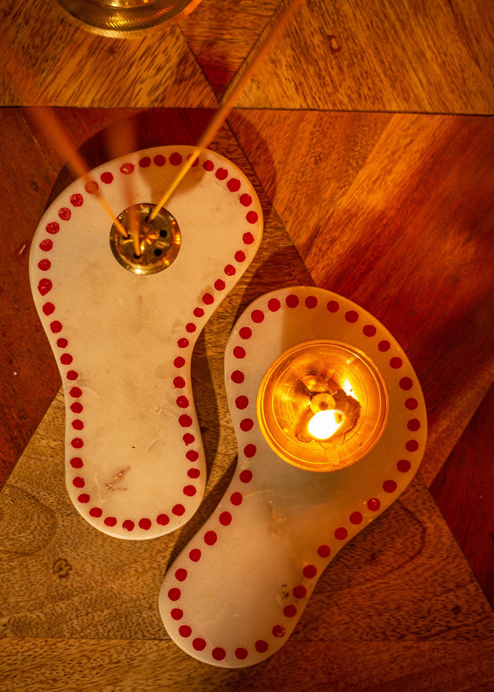 Get Marble Charan Paduka Akhand Diya & Agarbatti Stand at ₹ 698 | LBB Shop