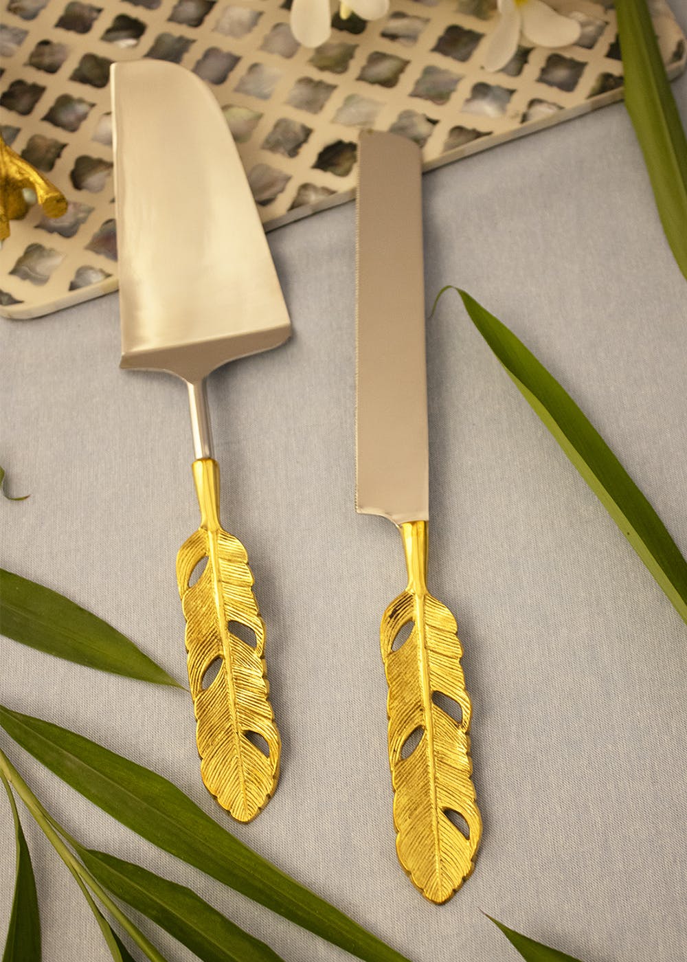 Get Vintage Brass Gold Feather Cake Knife & Spatula Set at ₹ 2100 | LBB ...