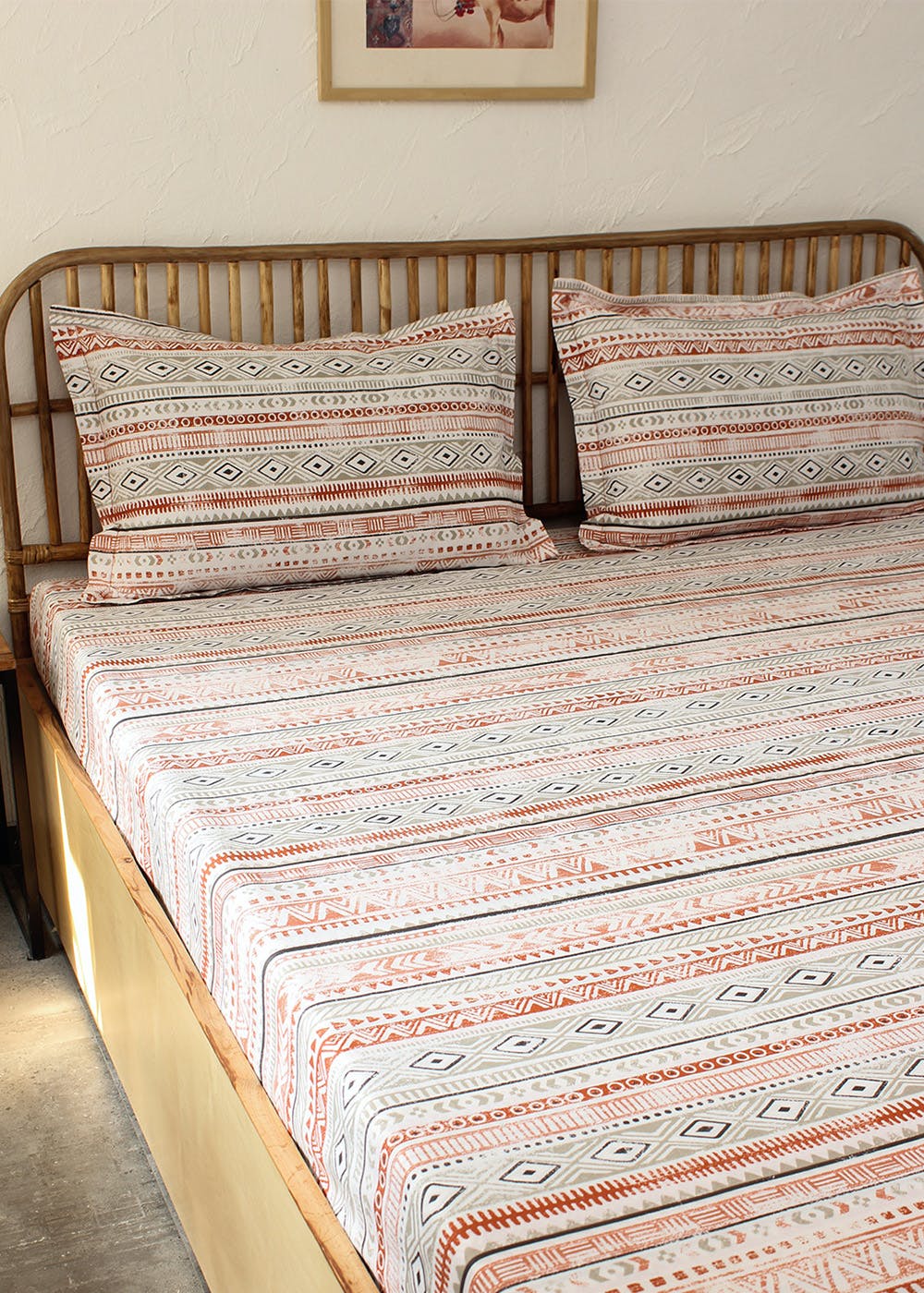 Get Contrast Leaf Printed Multicolour Bedsheet Set at ₹ 2299 | LBB Shop