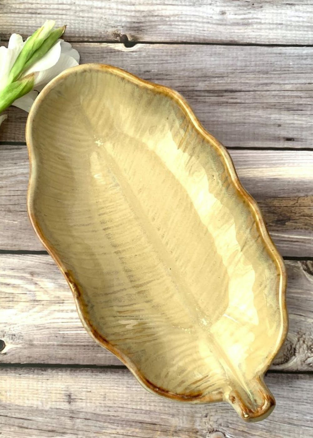 Get Brown Leaf Ceramic Platter In Studio Pottery at ₹ 799 | LBB Shop