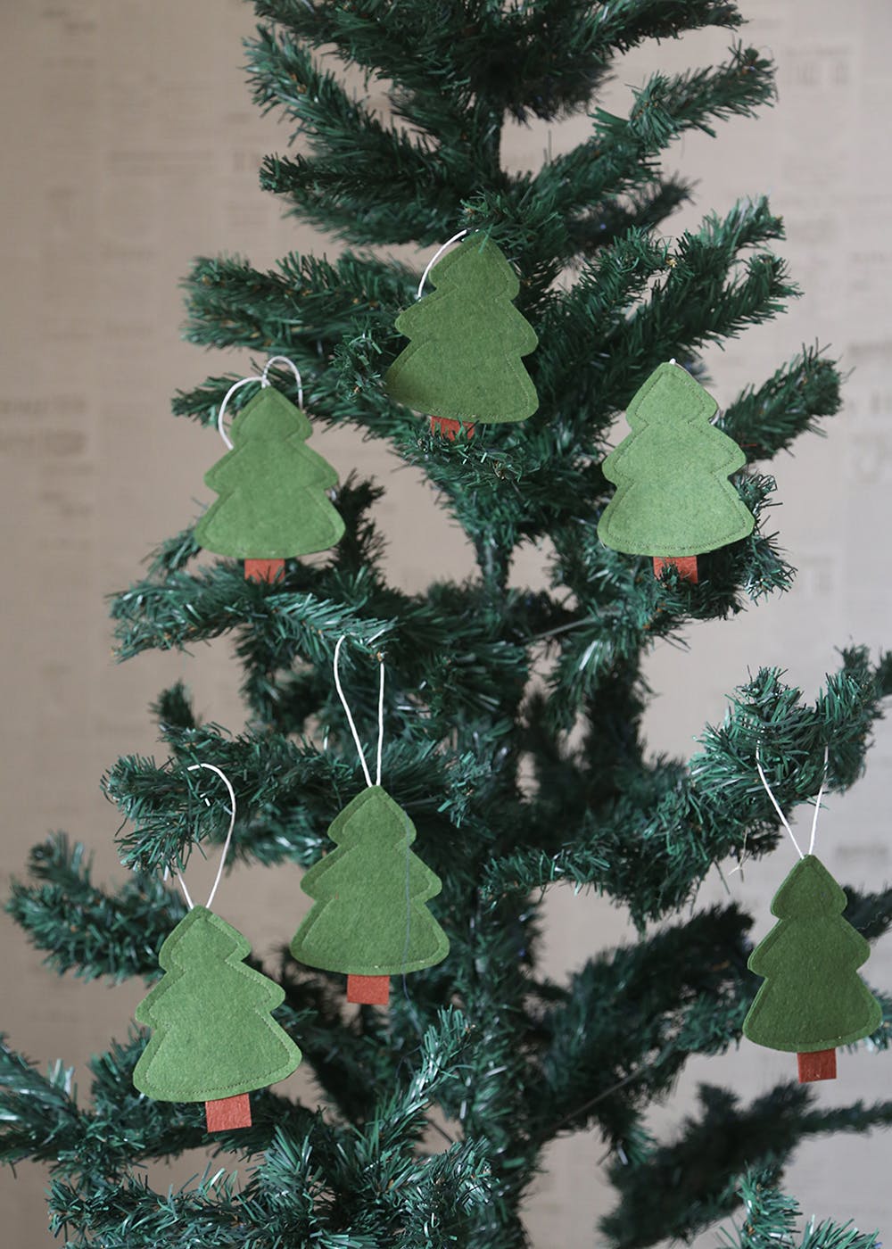 Get Set Of 6 Tree Christmas Tree Hangings at ₹ 399 | LBB Shop