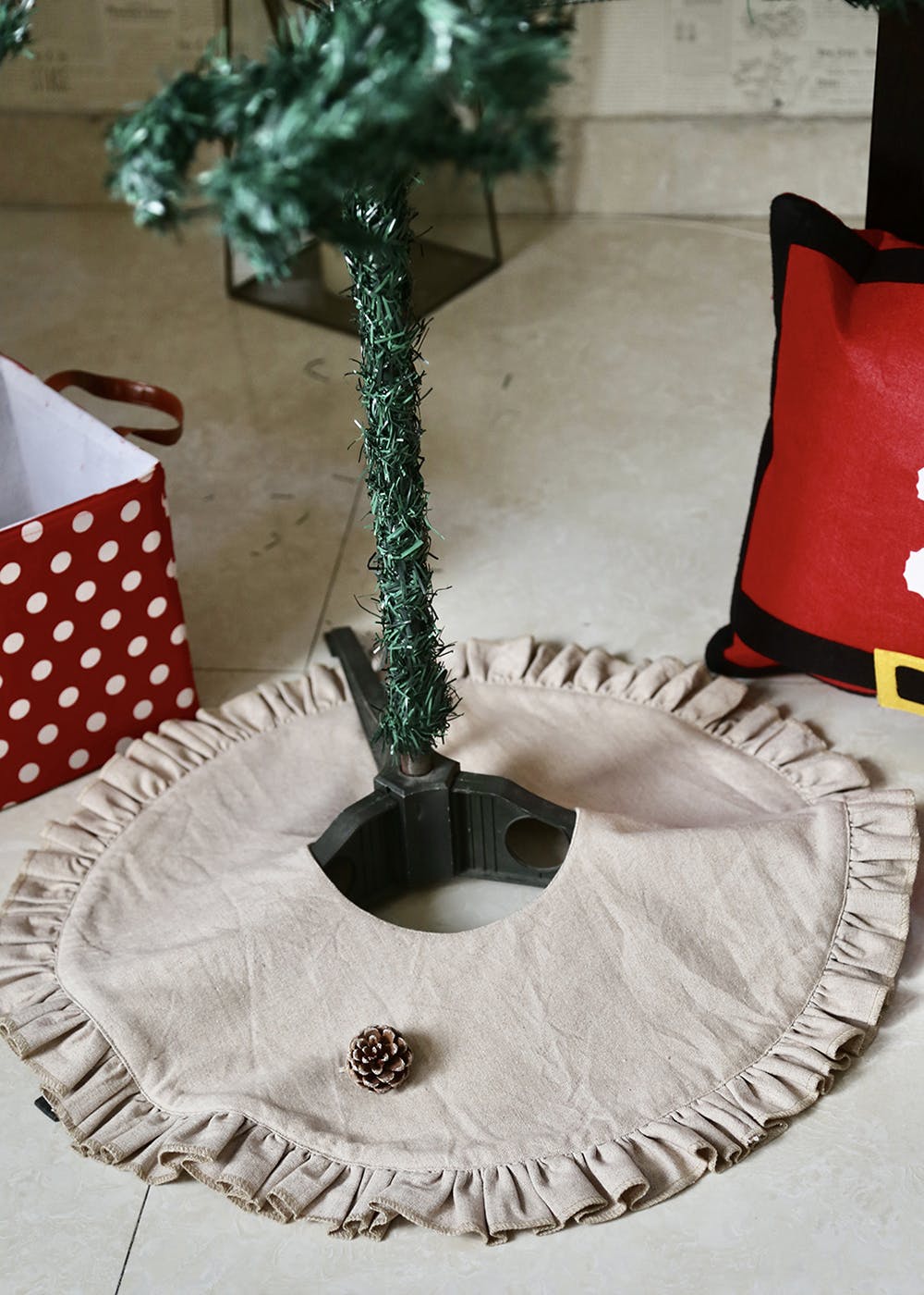 Get Linen Frill Christmas Tree Skirt For Decoration at ₹ 499 | LBB Shop