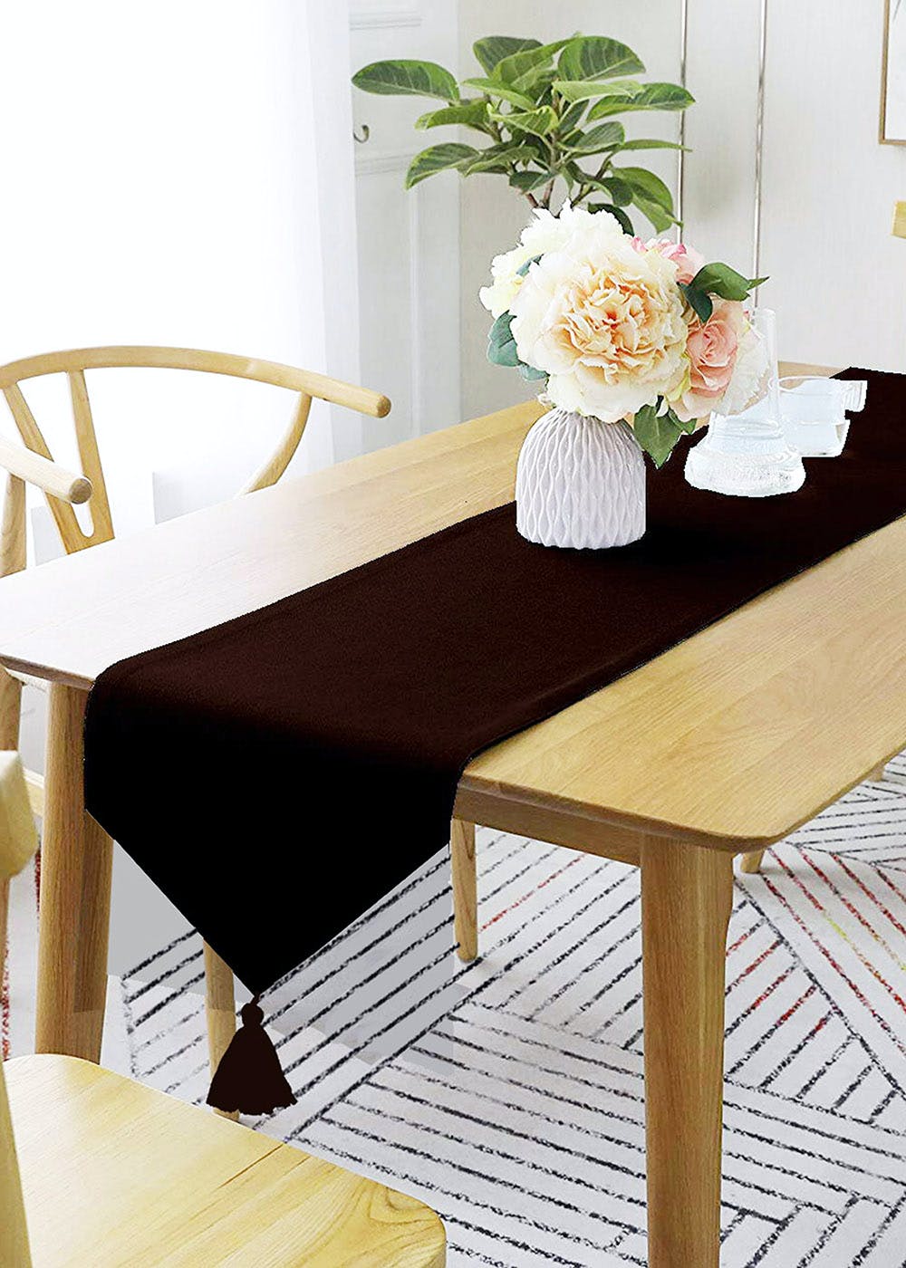 Get Maroon Table Runner With Green Contrasting Cord at ₹ 475 | LBB Shop