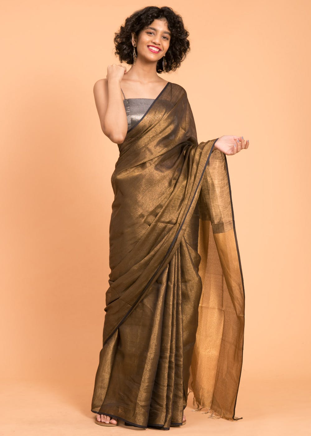 Get Black And Gold-Toned Solid Linen Zari Saree at ₹ 3101 | LBB Shop