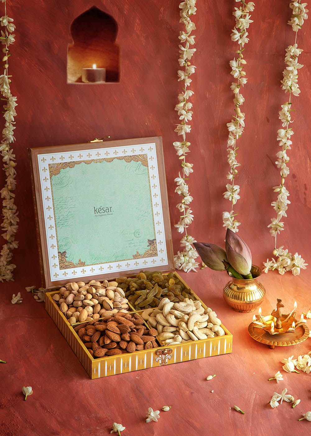 Get Lilly Victorian Dry Fruit Fancy Box at ₹ 1261 | LBB Shop