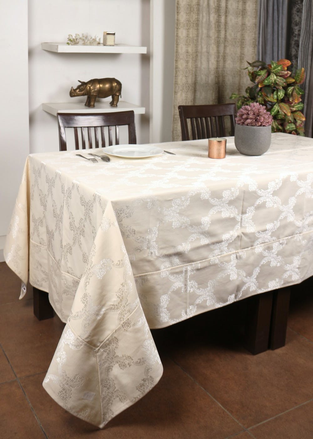 Get Cotton Jacquard Self Design Ogee Table Cover 4 Seater (60 x 90 ...