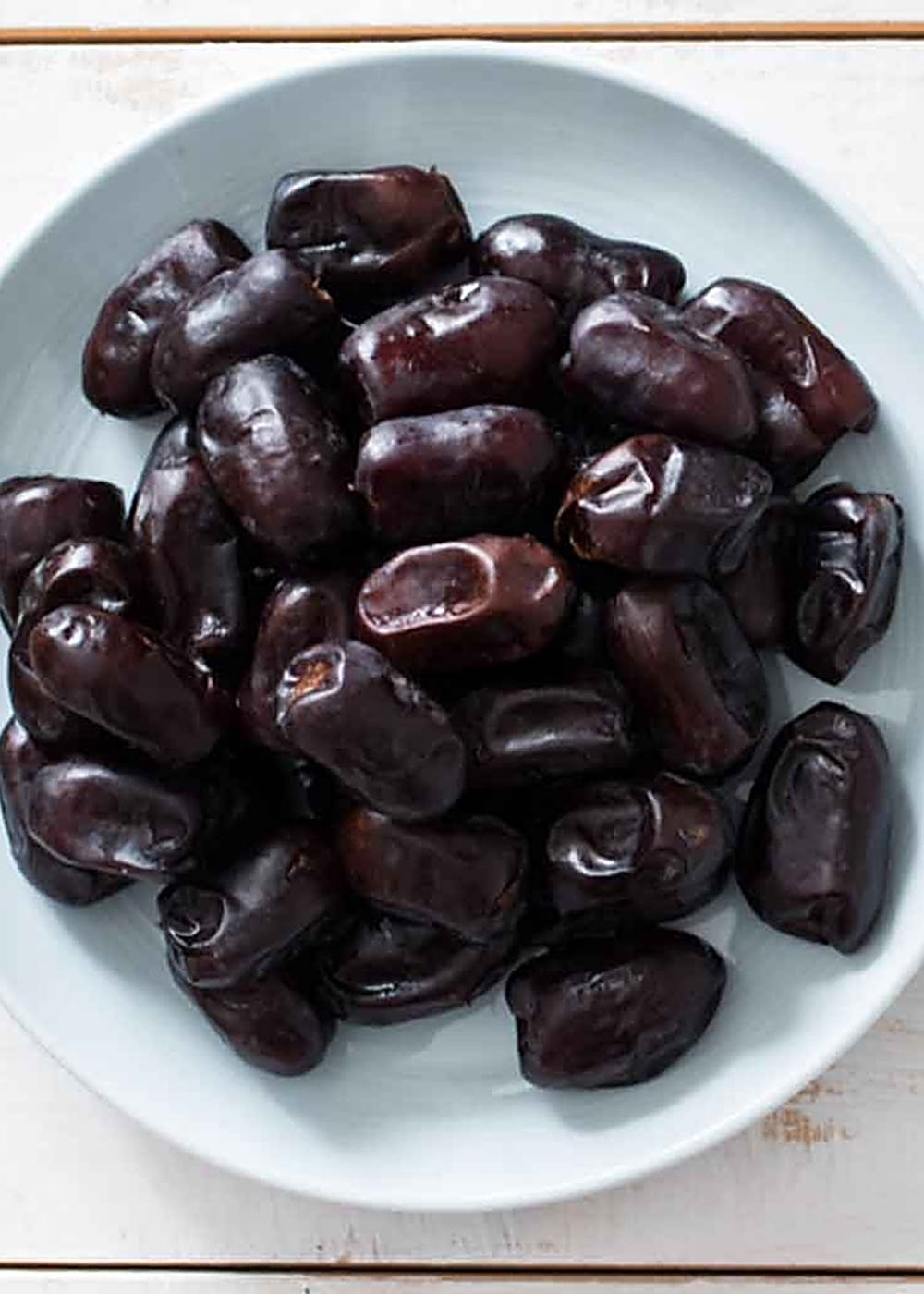 Get Seedless Black Dates 140G at ₹ 167 | LBB Shop