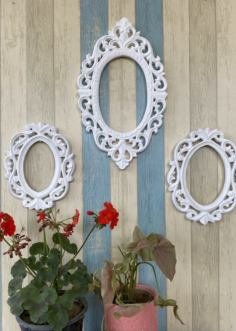 Get Ellipse White Wall Decorative Frame Set at ₹ 2899 | LBB Shop