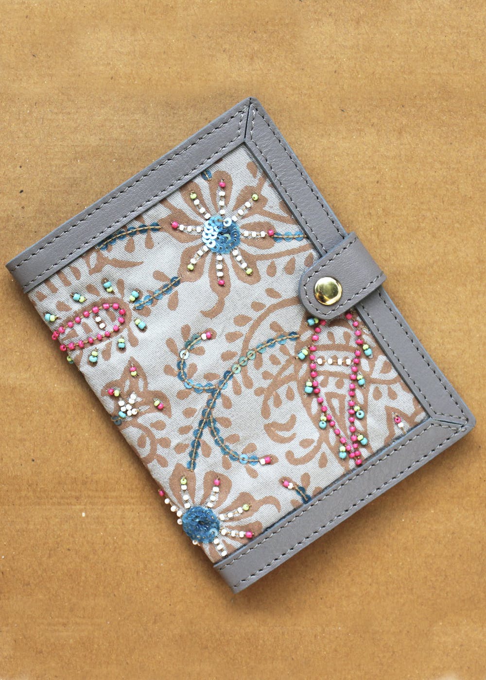 Get Beaded Floral Pattern Grey Trim Bi-Fold Wallet at ₹ 1750 | LBB Shop