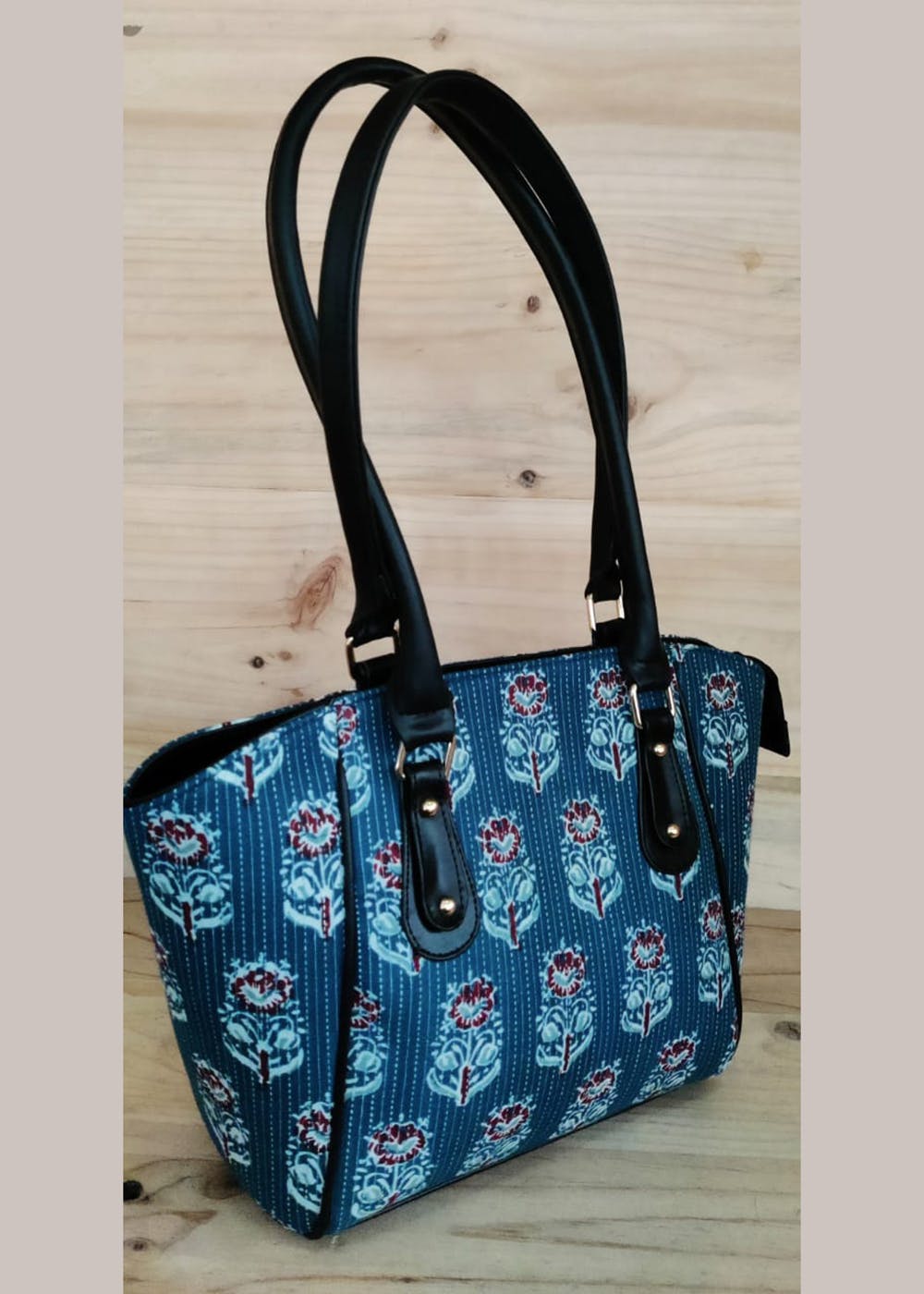 Get Blue Floral Printed Tote Bag at ₹ 1470 | LBB Shop