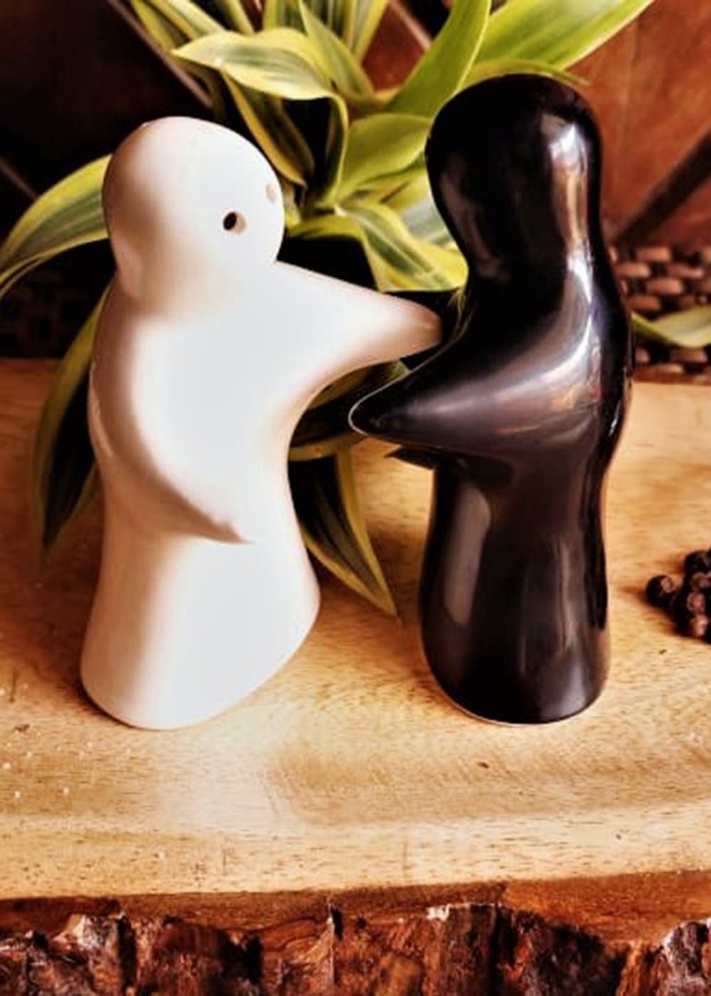 Get Ghost Shaped Salt And Pepper Shaker at ₹ 599 | LBB Shop