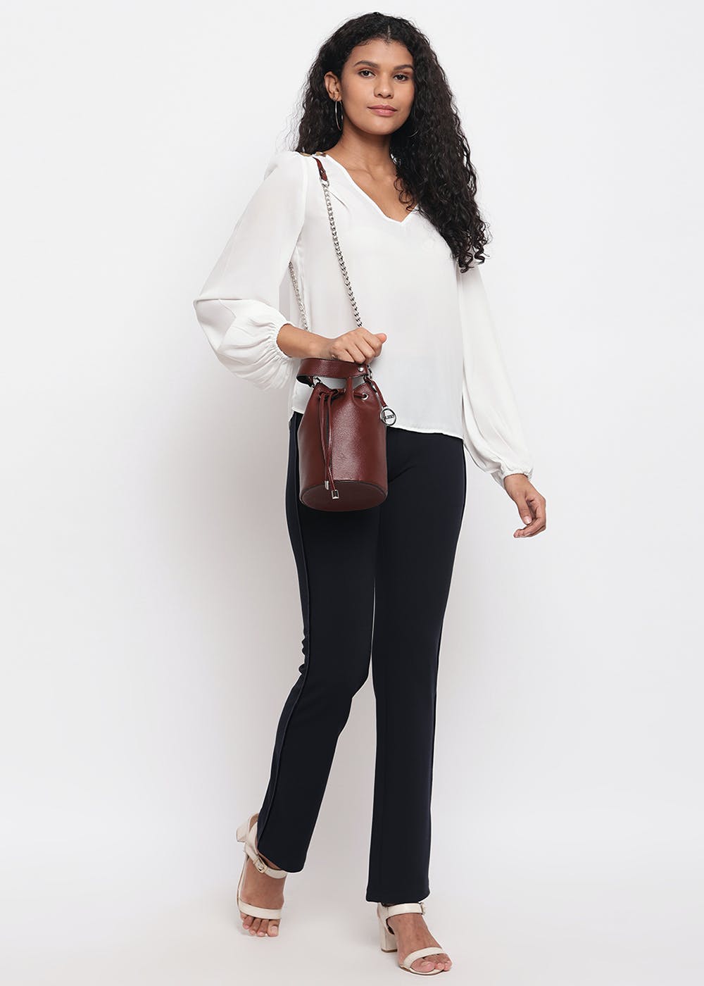 Get Burgandy Stylish Small Bucket Sling Bag at ₹ 1377 | LBB Shop