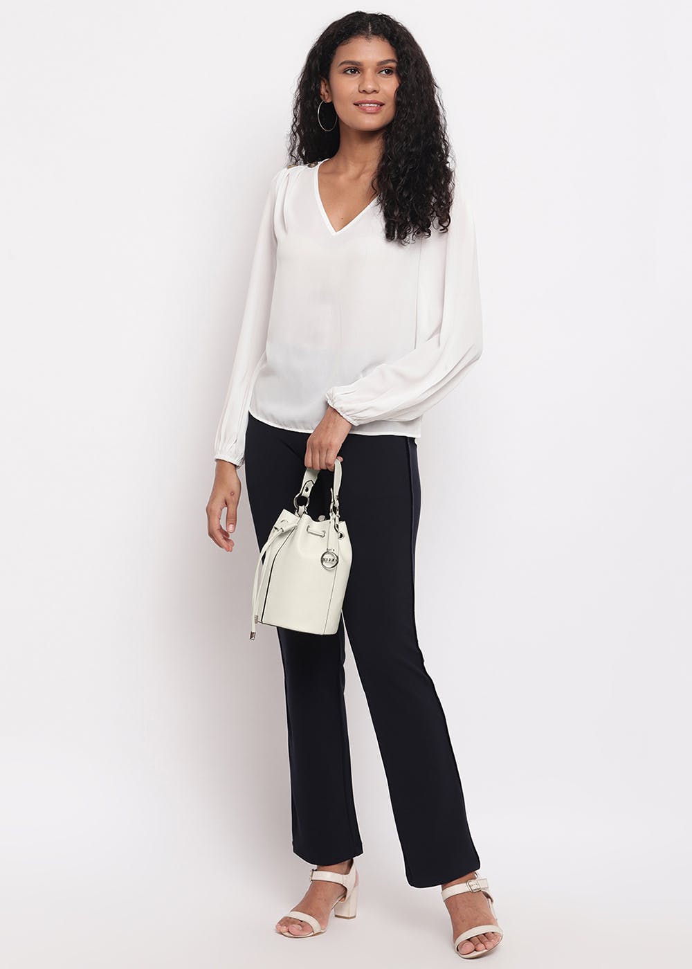 Get White Stylish Small Bucket Sling Bag at ₹ 1377 | LBB Shop